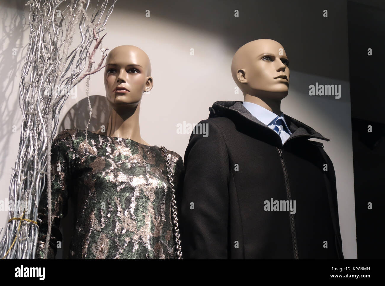 Mannequins in a fashion store Stock Photo - Alamy