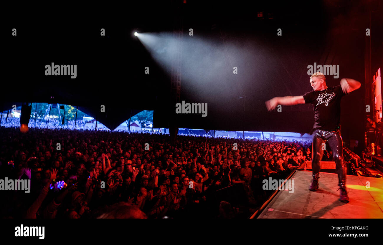 Erasure band hi-res stock photography and images - Alamy