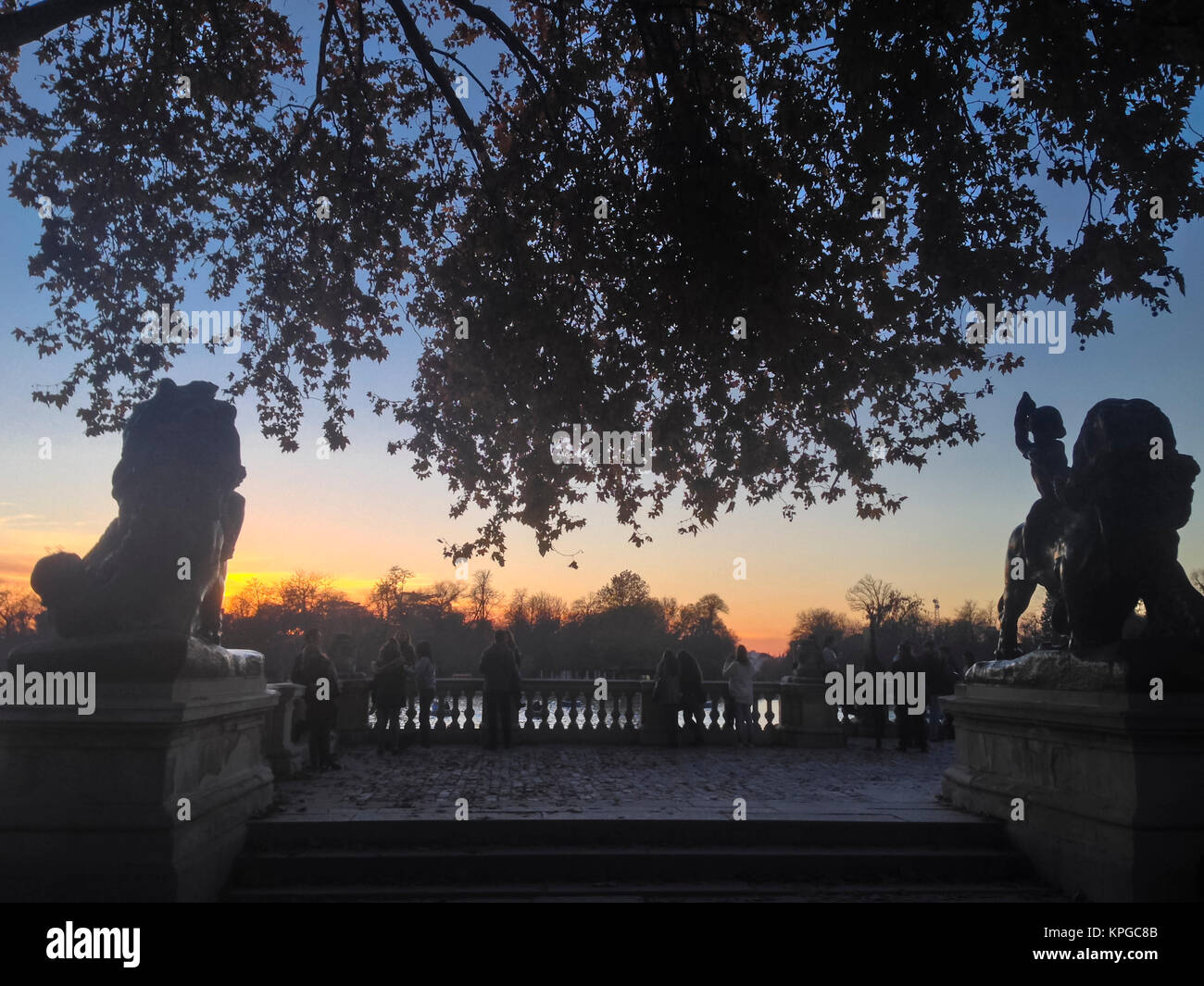 Monument to King Alfonso XII at famous retiro park at dusk Stock Photo ...