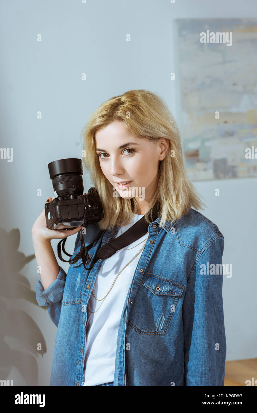Smiling photographer hi-res stock photography and images - Alamy