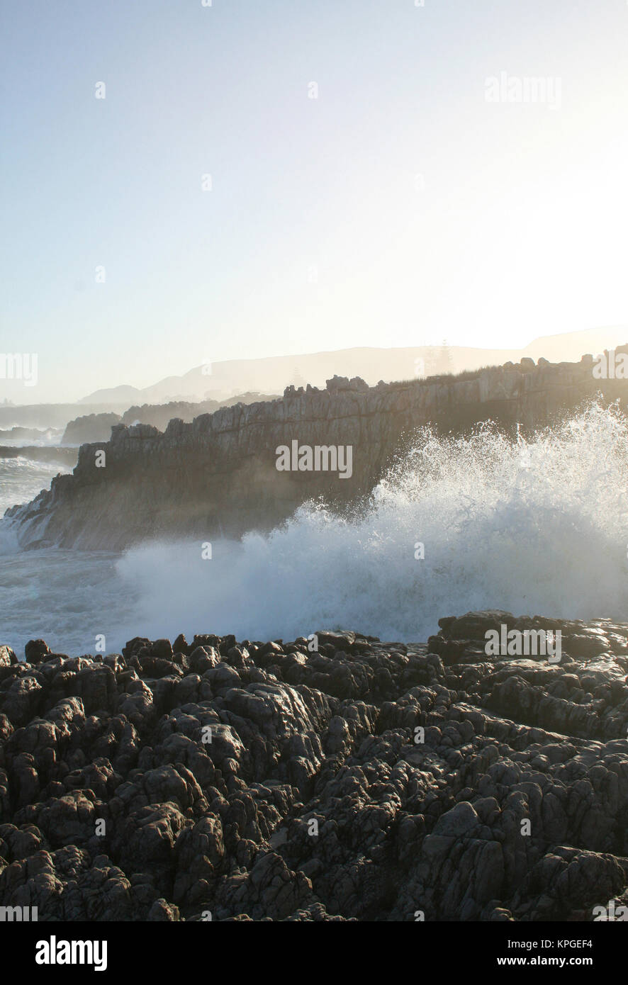 View waves crashing close rocks hi-res stock photography and images - Alamy