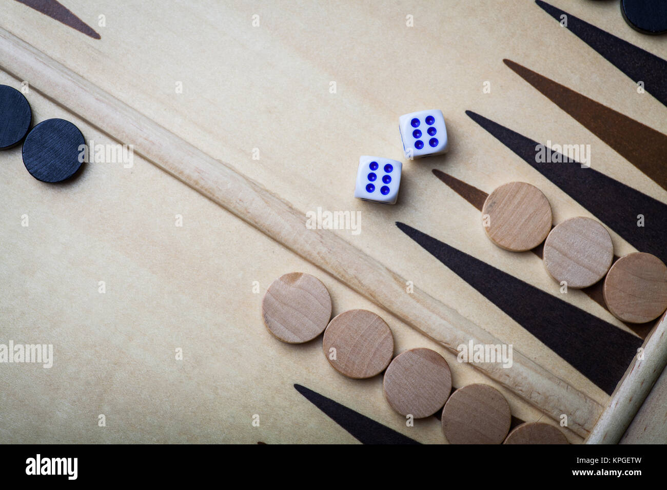 Backgammon board and dice Stock Photo - Alamy