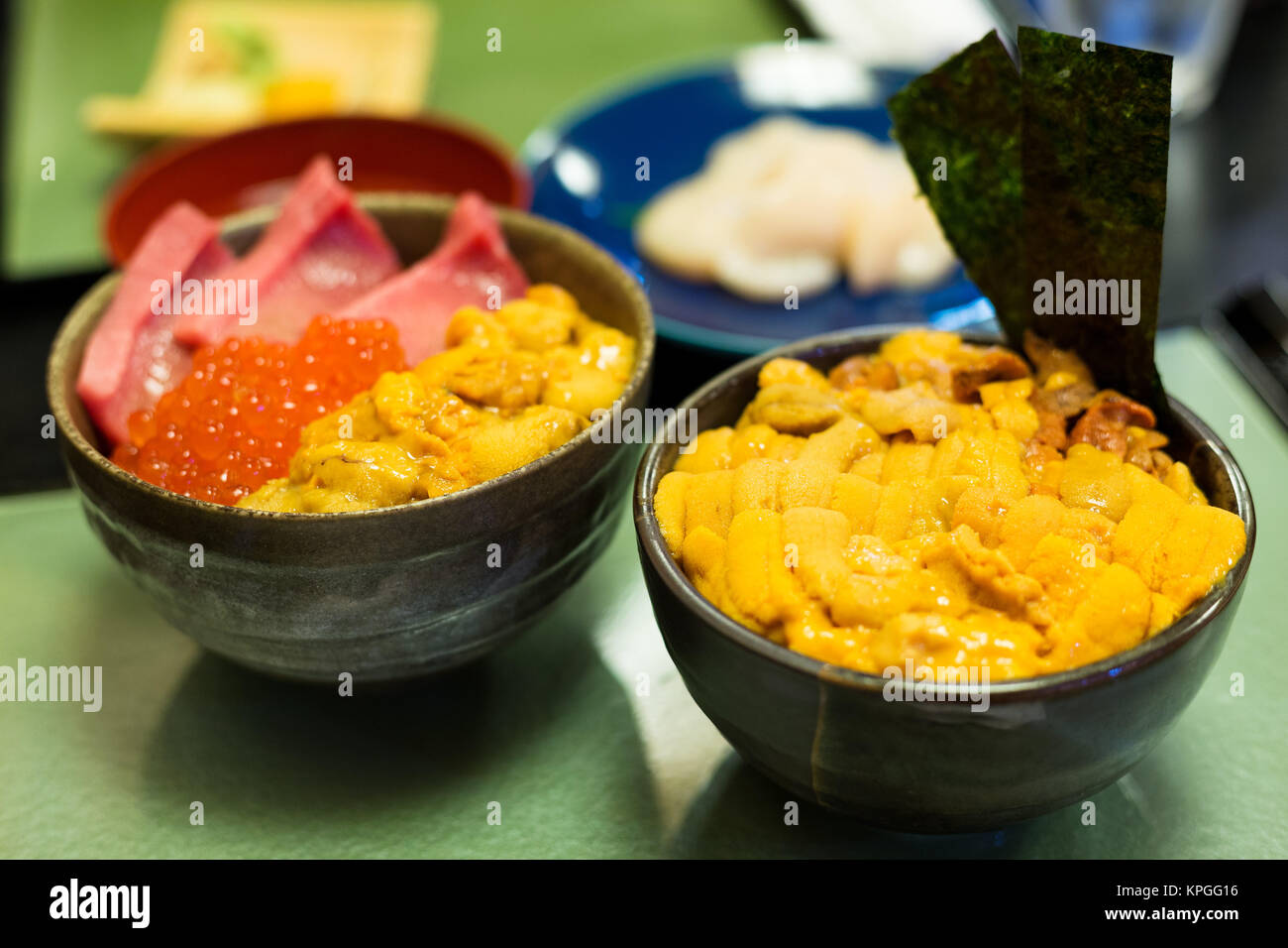 Japanese bowl of rice, Tuna, roe and sea urchin Stock Photo - Alamy