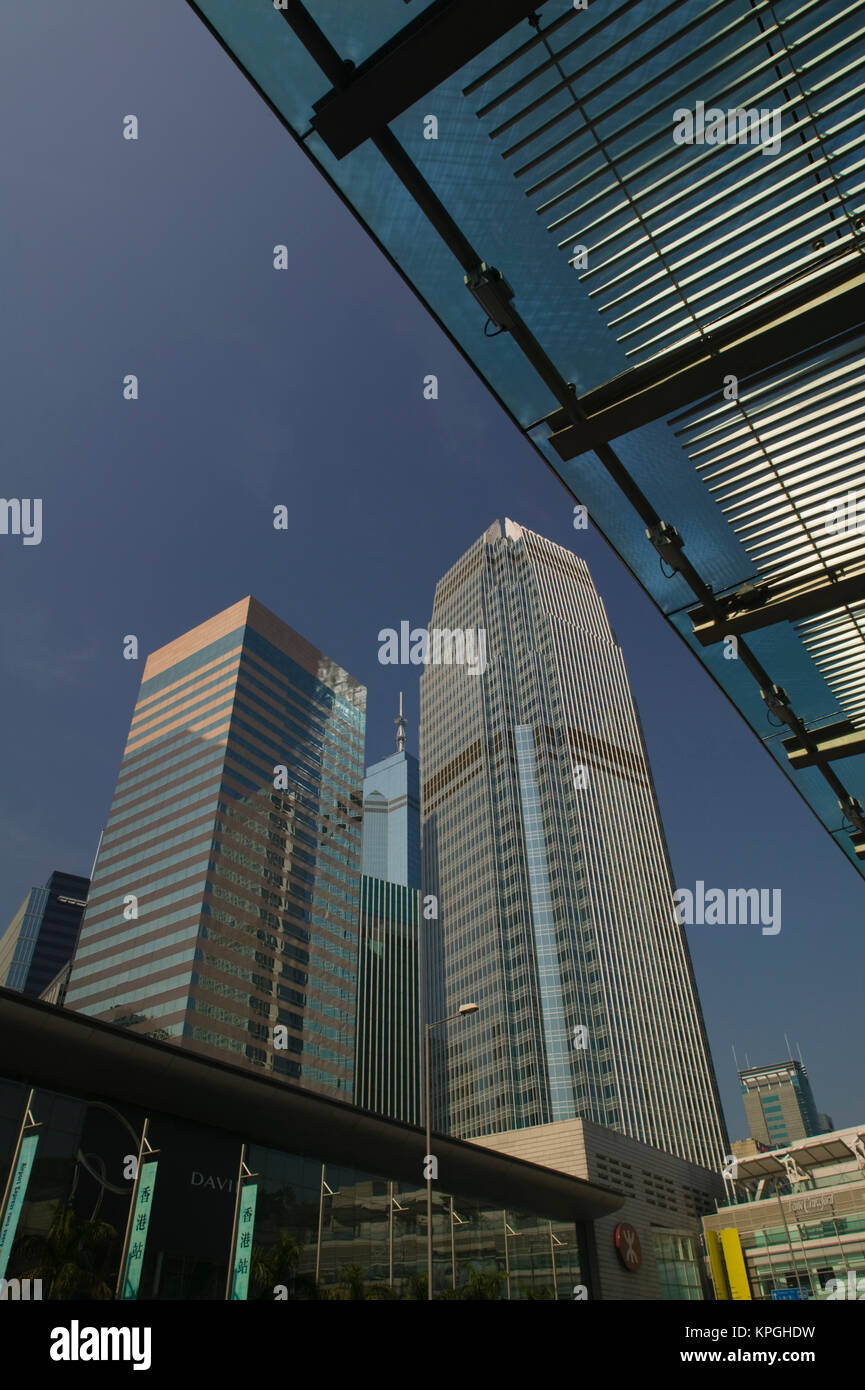 Metropolis exterior hi-res stock photography and images - Alamy