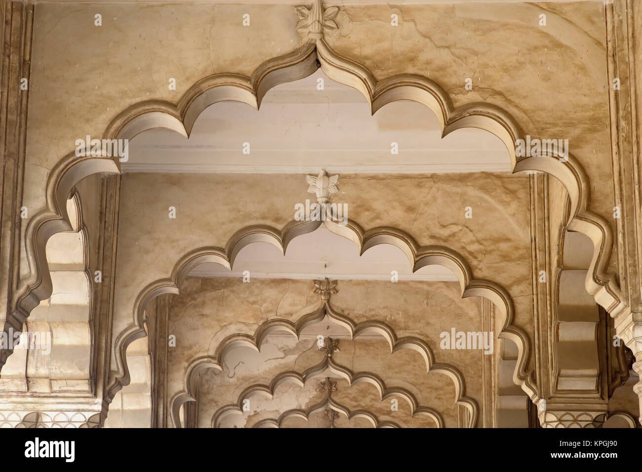 Repeating arch hi-res stock photography and images - Alamy