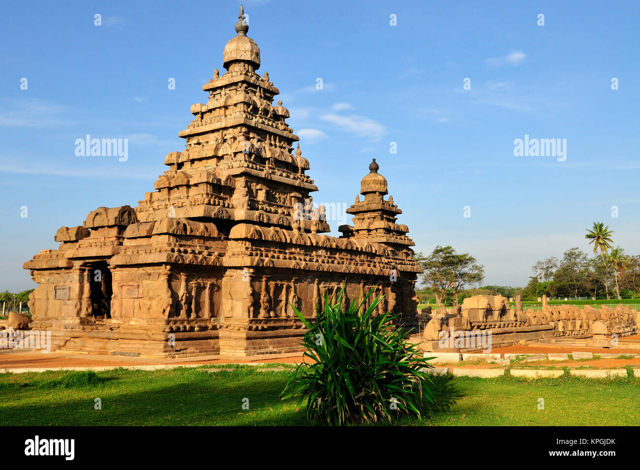 Asia, India, Tamil Nadu, Mahabalipuram. The Shore Temple complex Stock ...