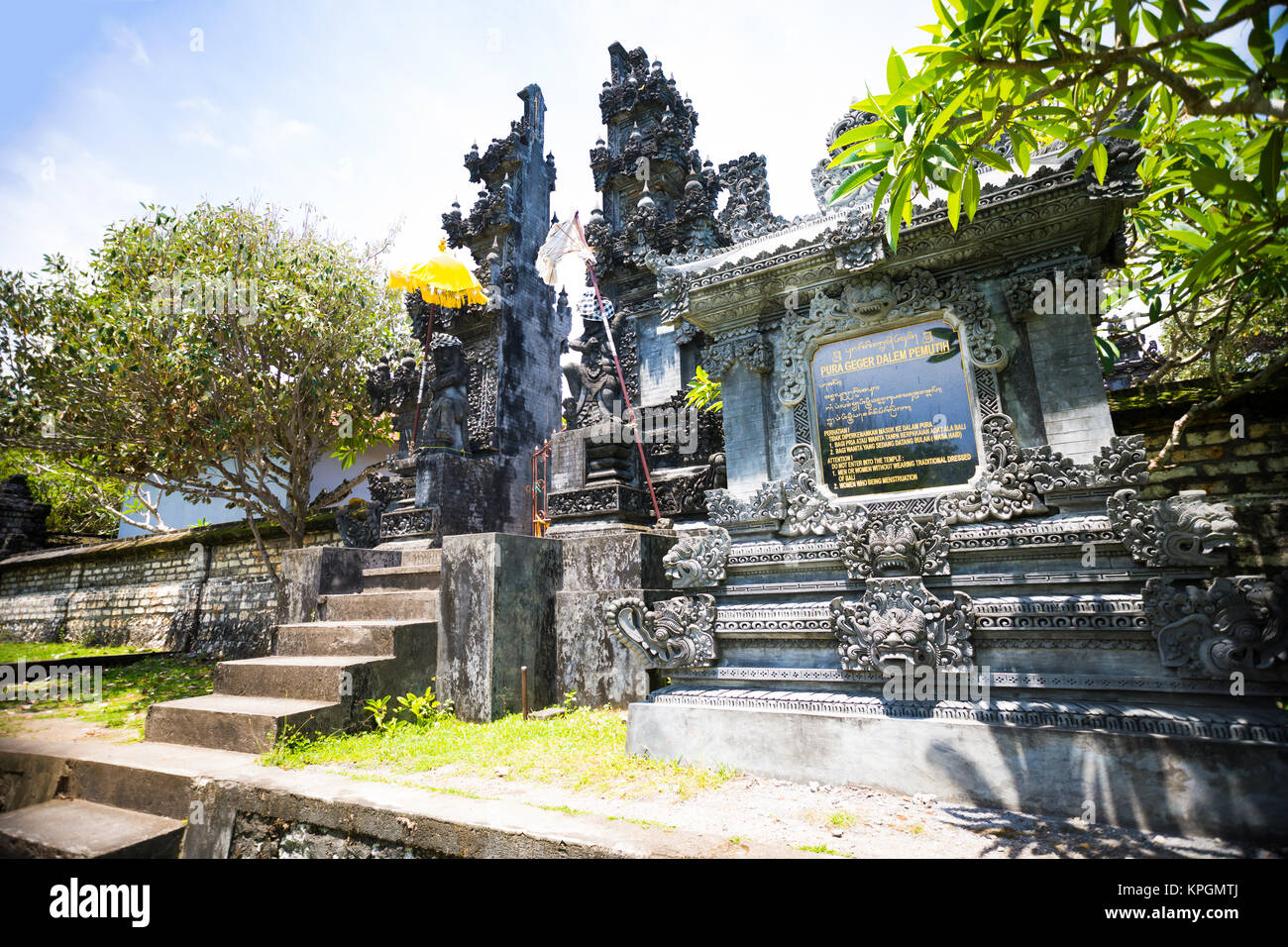 Small local bali temple hi-res stock photography and images - Alamy