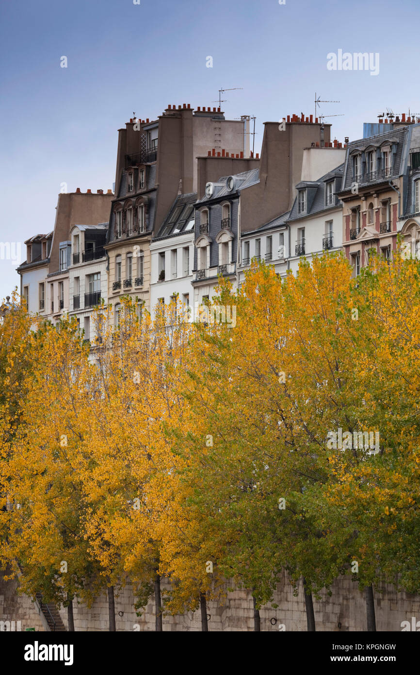 France, Paris, buildings of the Ile de la Cite Stock Photo - Alamy