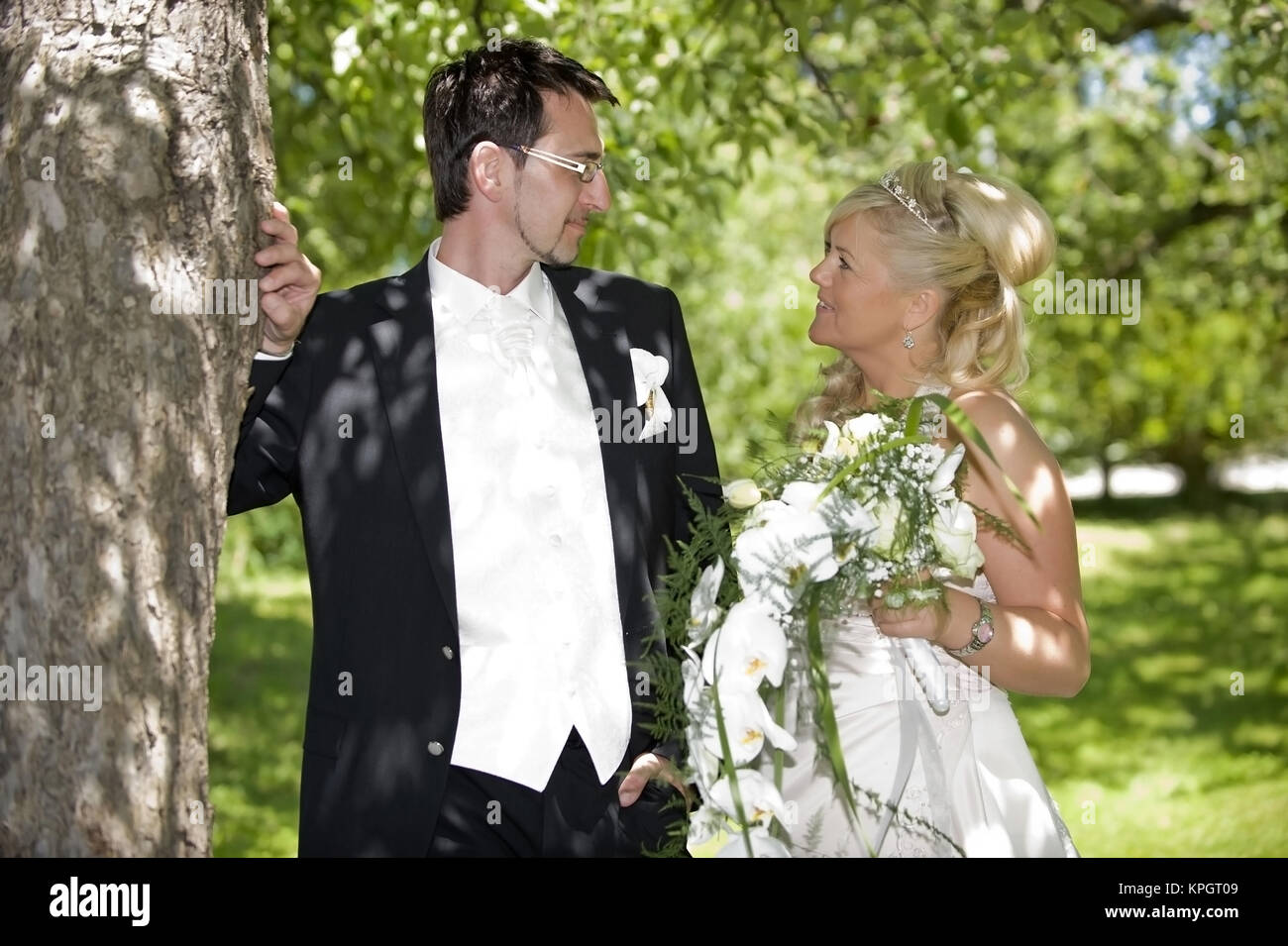 Weddings couple model hi-res stock photography and images - Alamy