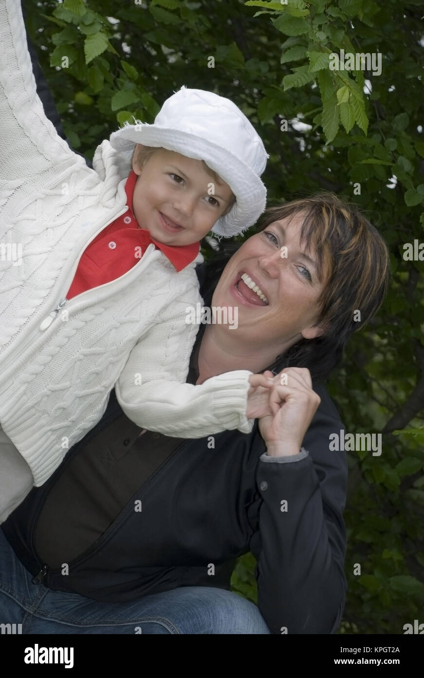 Mutter und sohn hi-res stock photography and images - Alamy