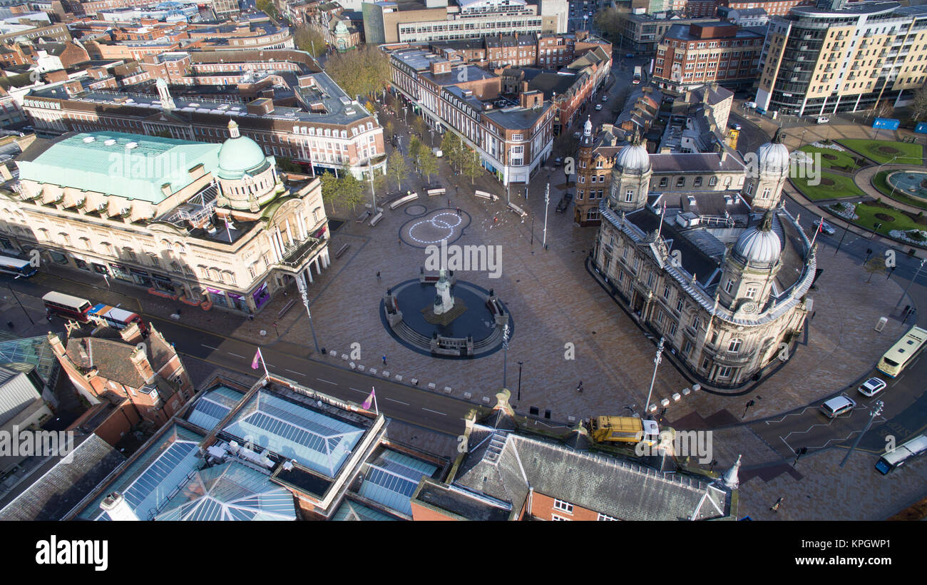 Queen victoria square hull hi-res stock photography and images - Alamy