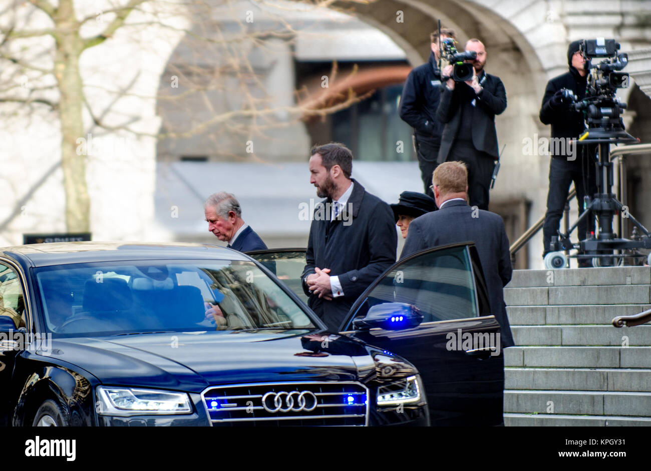 Royal protection officer hi-res stock photography and images - Alamy