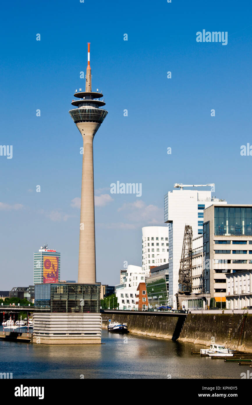 Germany, Nordrhein-Westfalen, Dusseldorf. Rhein Tower and Medienhafen ...