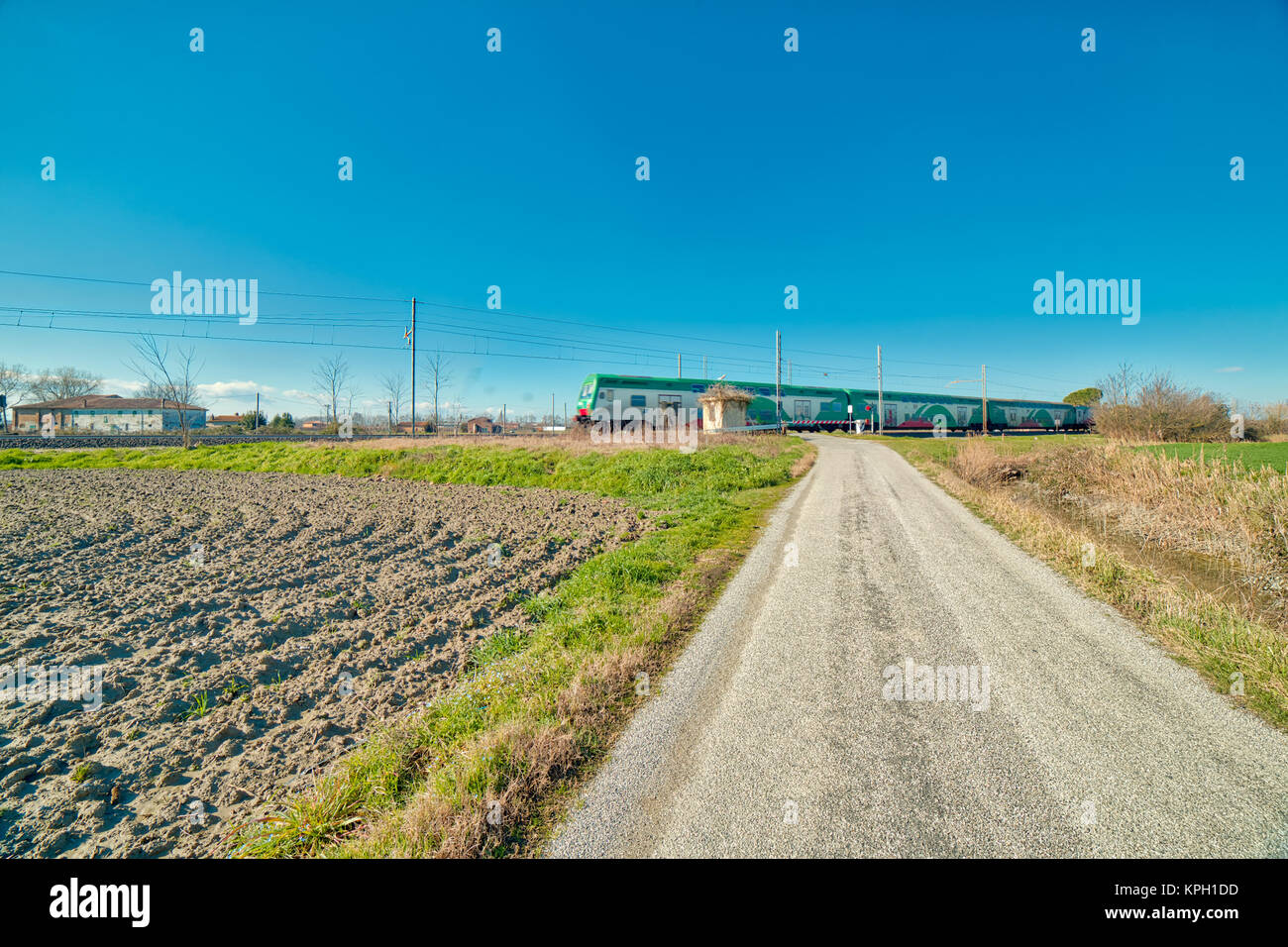 Train signal italy hi-res stock photography and images - Alamy