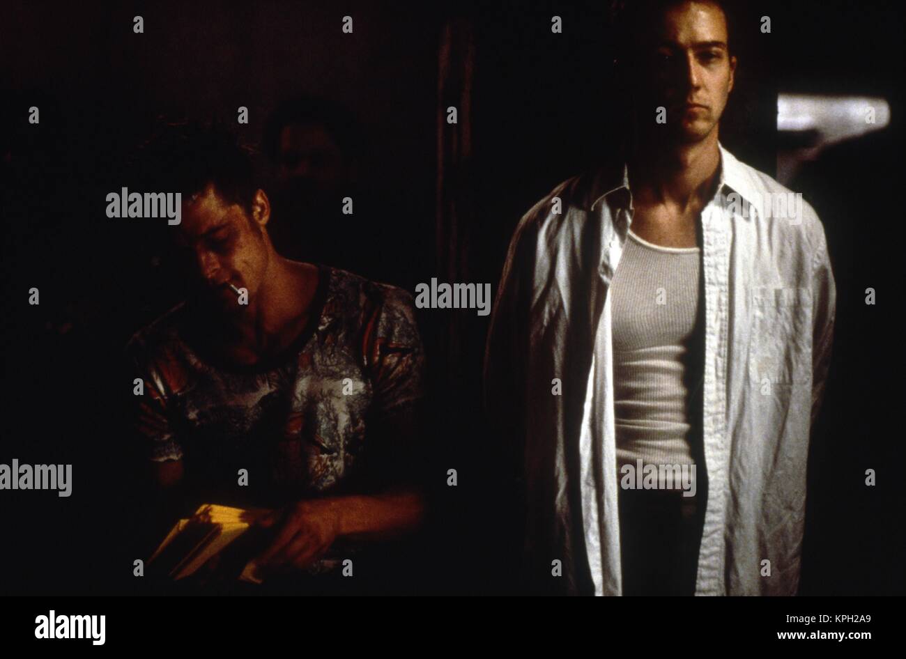 Fight Club Year : 1999 USA Director : David Fincher Edward Norton, Brad ...