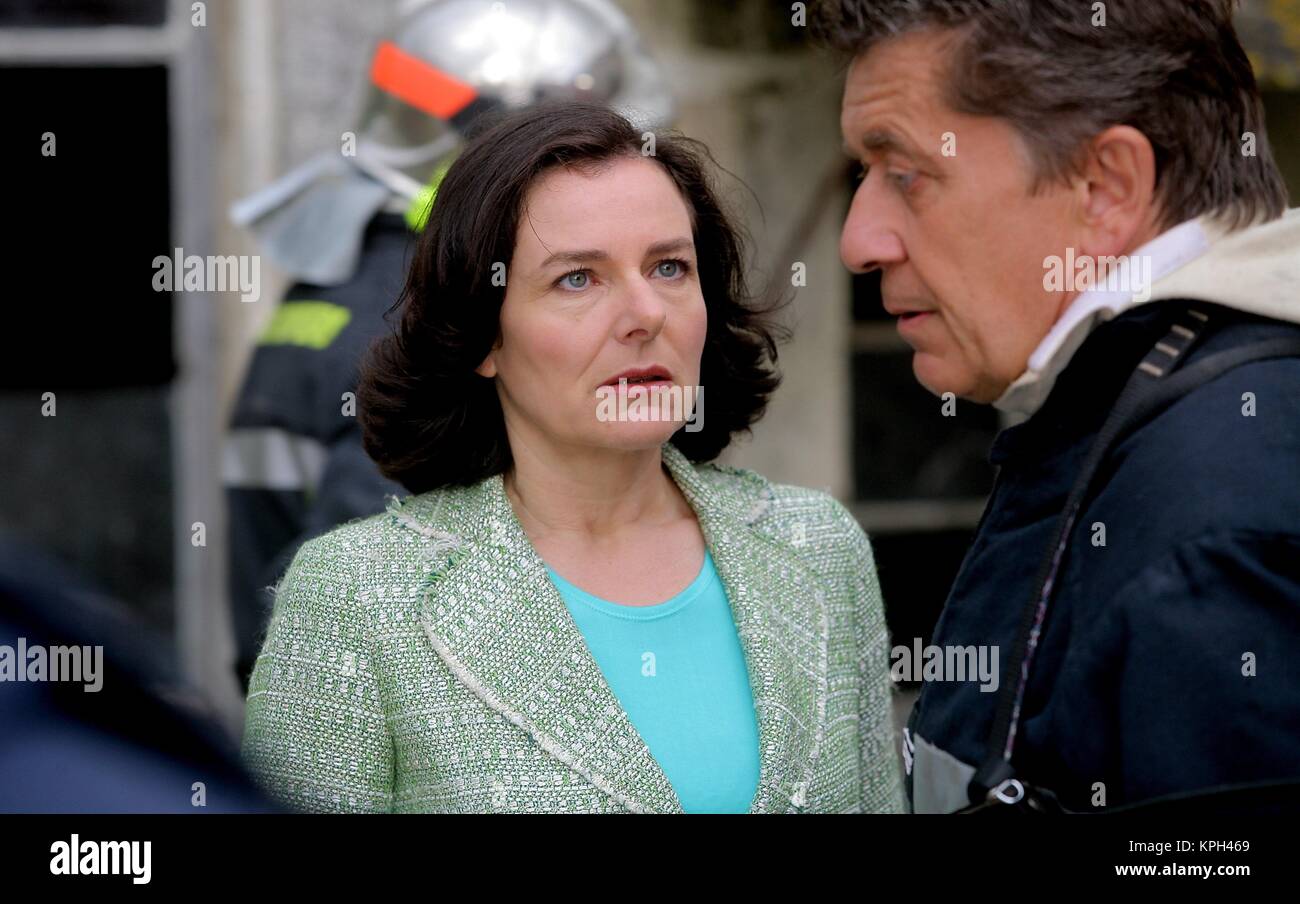 S.O.S. 18 (TV series Stock Photo - Alamy