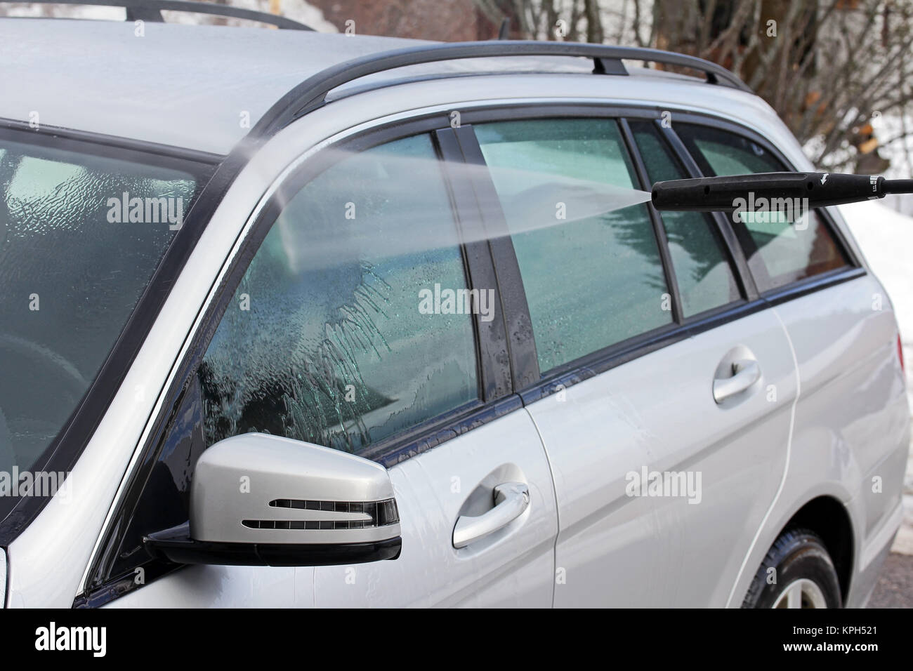 Car washing bay hi-res stock photography and images - Alamy