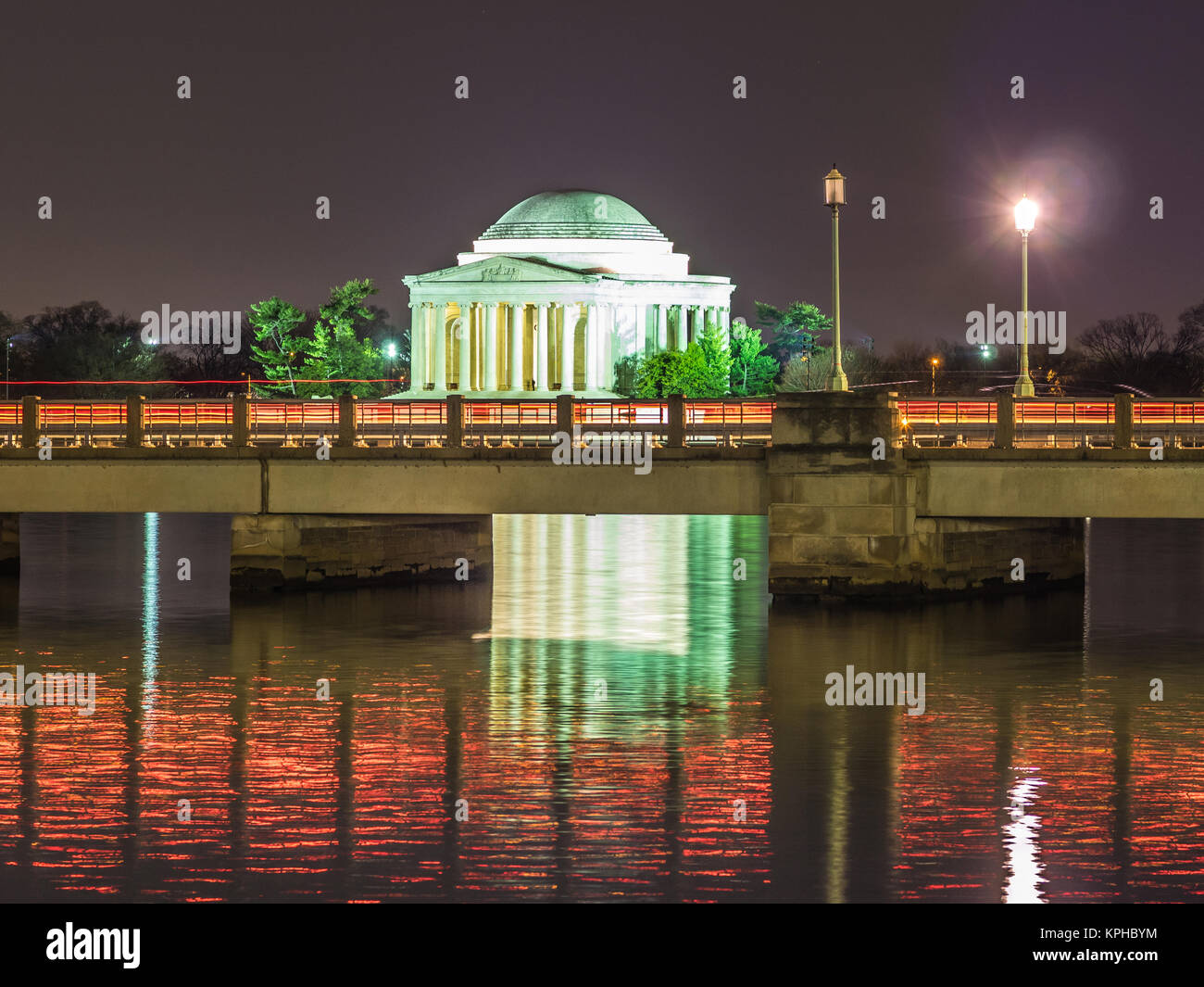 Night view over the Tidal Basin of the Jefferson Memorial Stock Photo ...