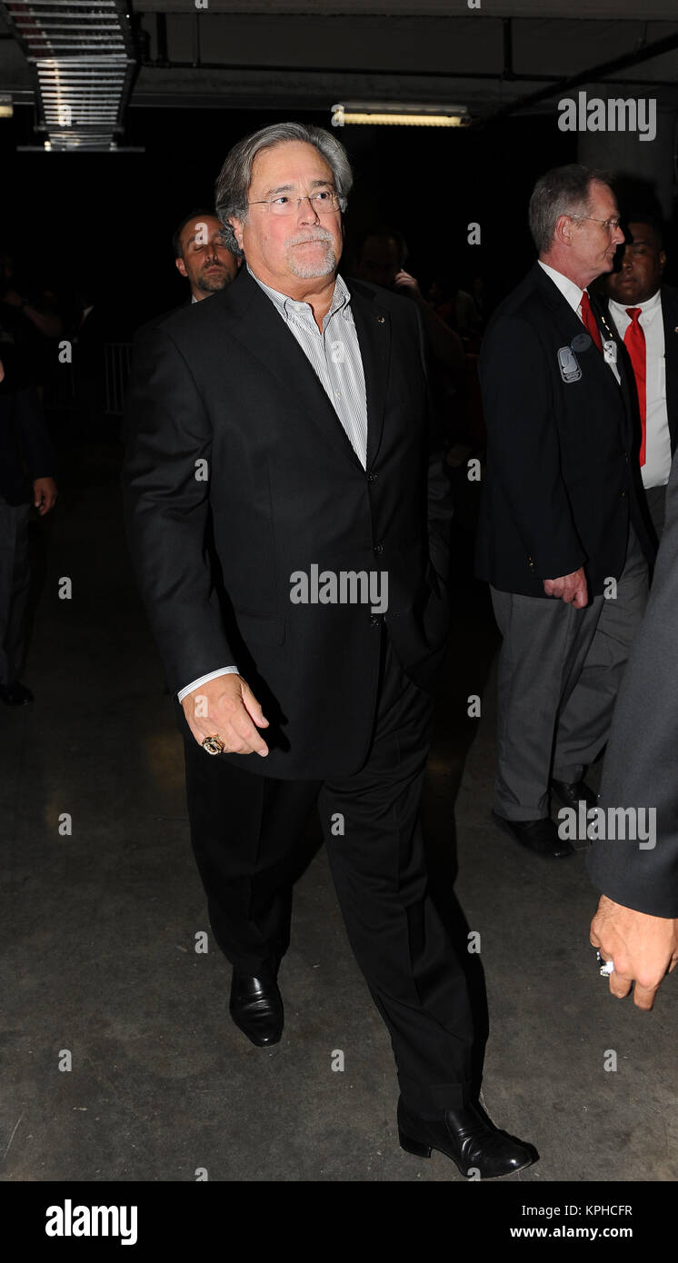 Miami heat introduce lebron james hi-res stock photography and images ...