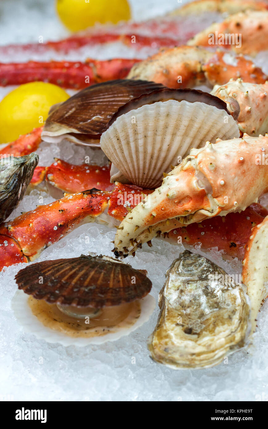 Seafood on ice at the fish market Stock Photo - Alamy