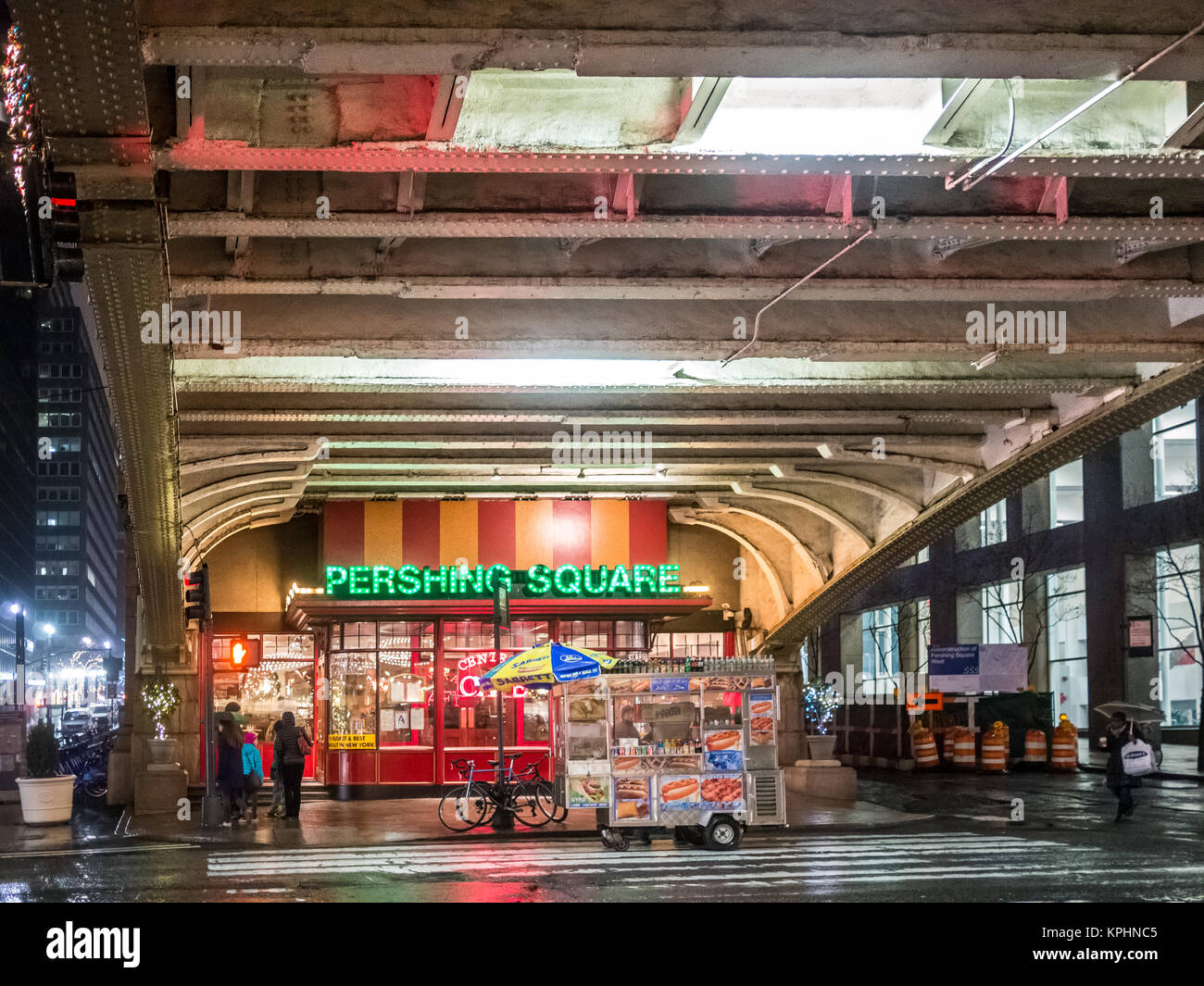 NEW YORK, USA - JANUARY 3, 2015 Pershing Square Building and the bridge ...