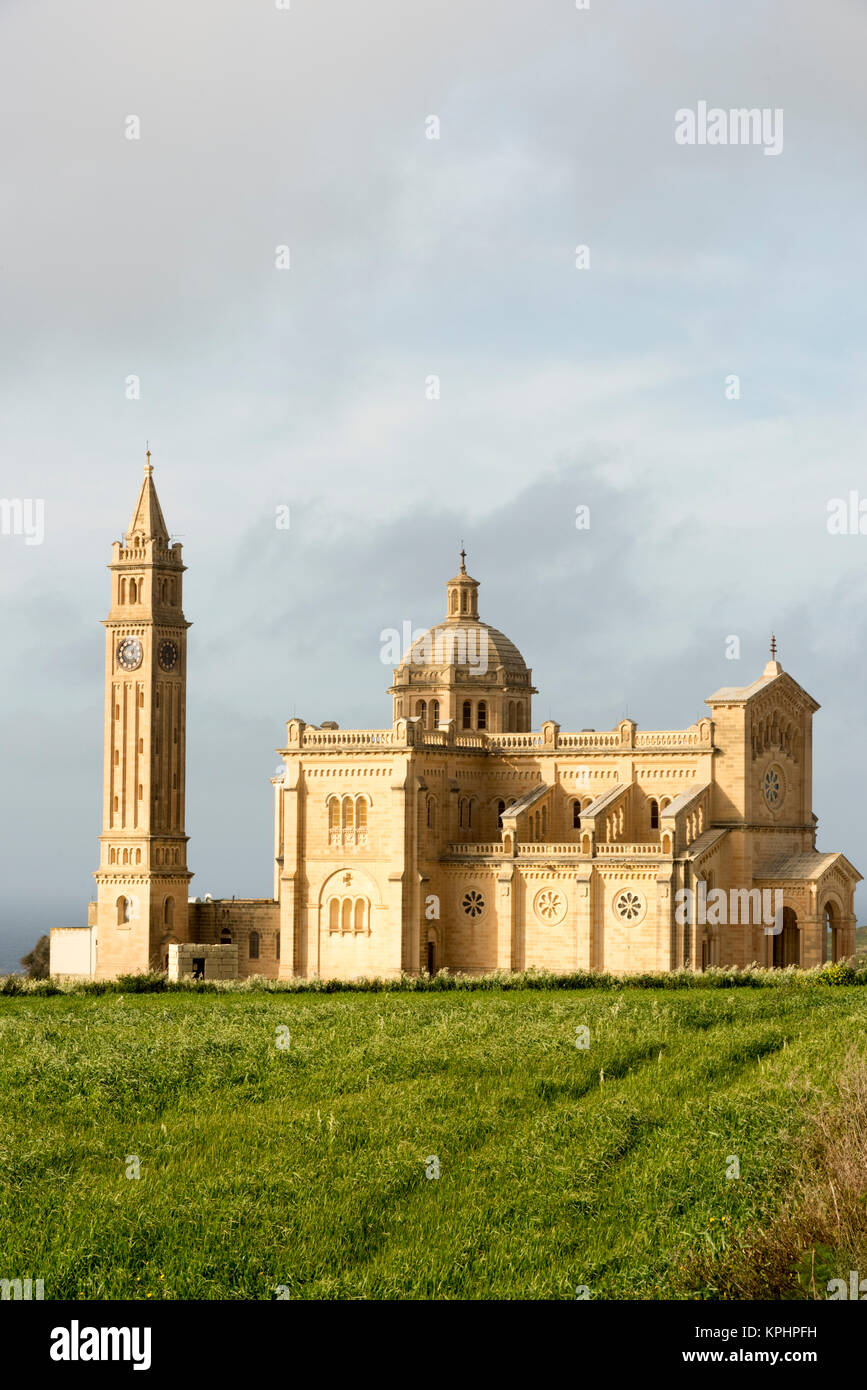 Basilica of the National Shrine of the Blessed Virgin of Ta' Pinu, Gozo ...