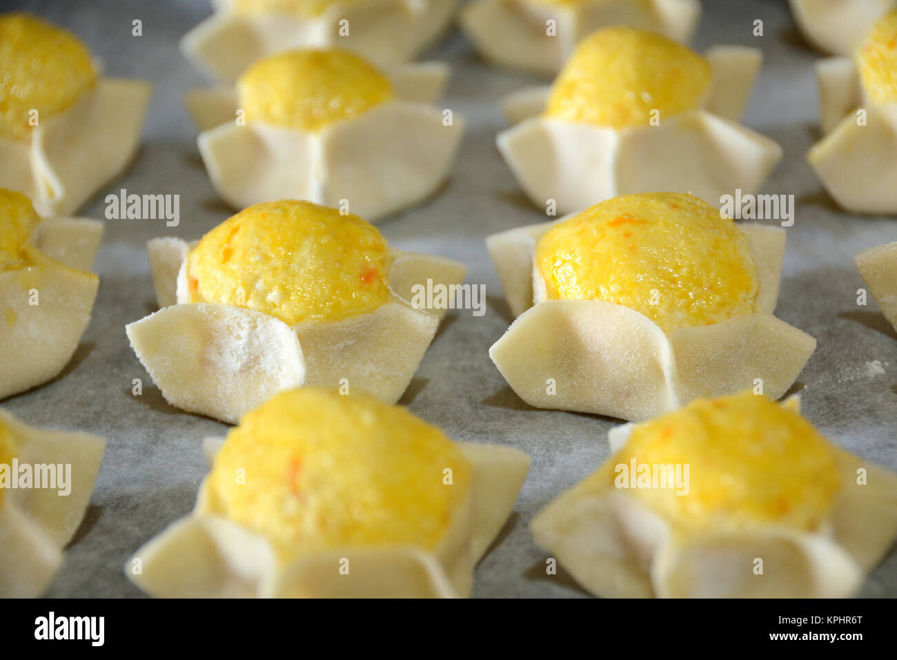 Easter sardinian sweets. Preparation of the Pardulas before cooking ...