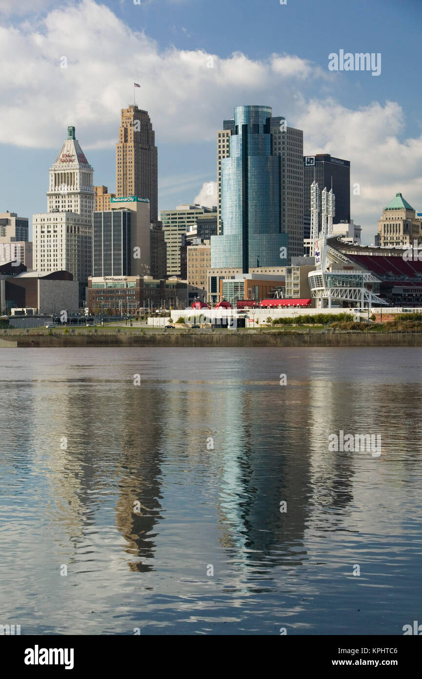 USA, Ohio, Cincinnati: City Skyline along the Ohio River / Late ...