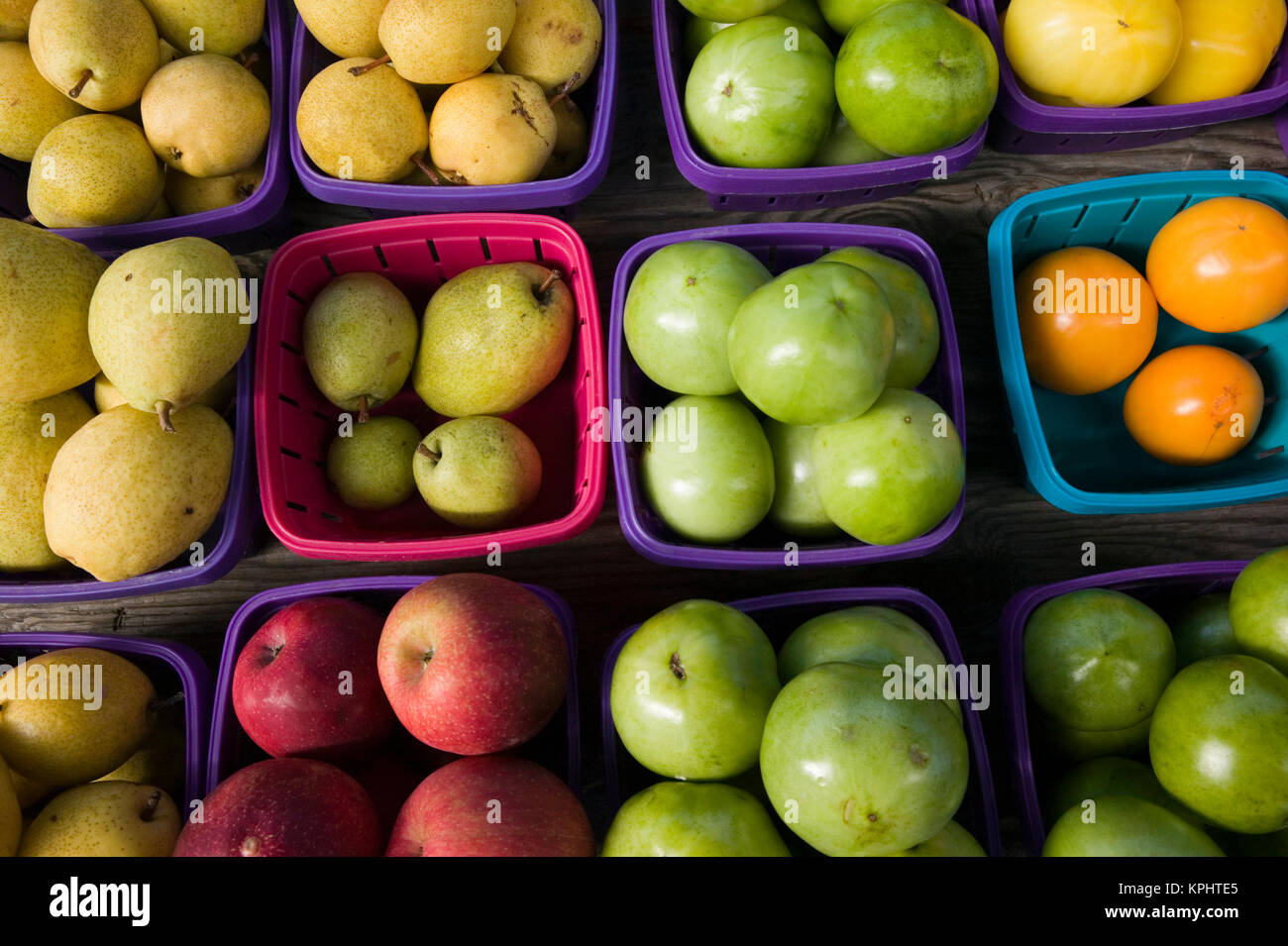 USA, Ohio, Cincinnati: Historic Findlay Market (b.1852) / Apples Stock ...