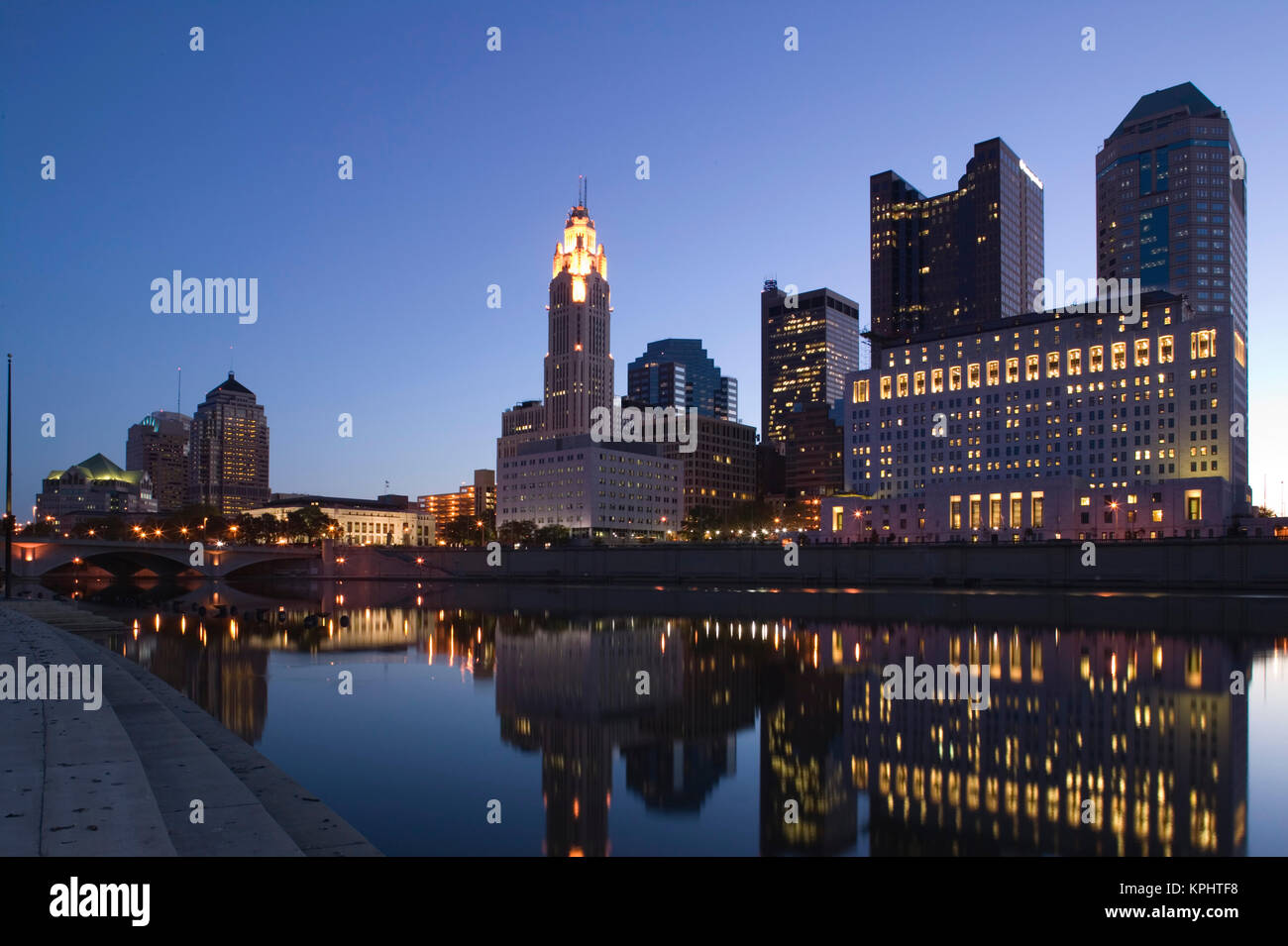 USA, Ohio, Columbus: City Skyline along Scioto River / Dawn Stock Photo ...