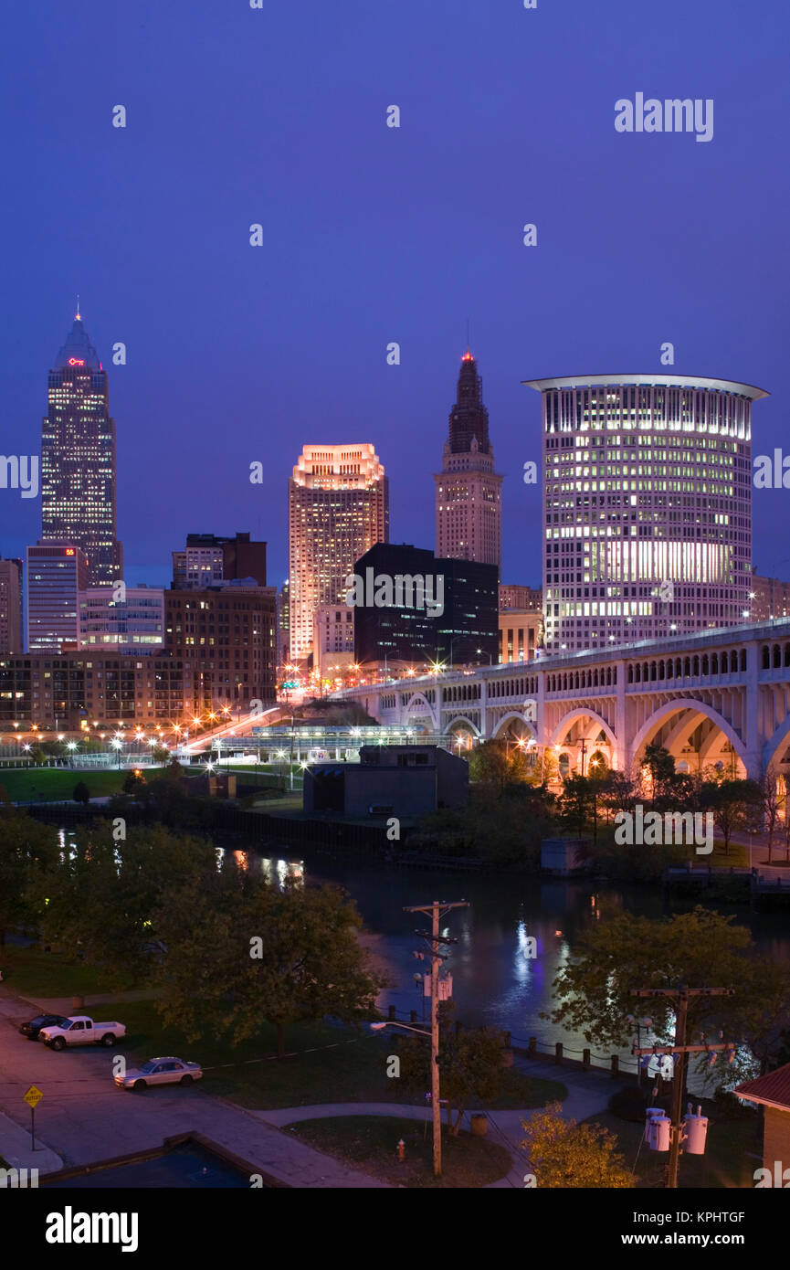 USA, Ohio, Cleveland: Downtown View with the Detroit Avenue Bridge from ...