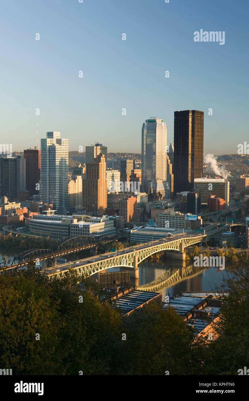 USA, Pennsylvania, Pittsburgh: Downtown from Grandview Park / Sunrise ...