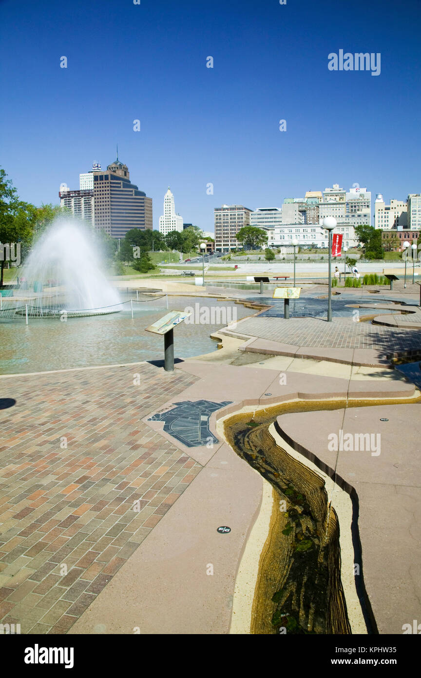 NA, USA, Tennessee, Memphis, Mud Island Park, Fountains and River Map ...
