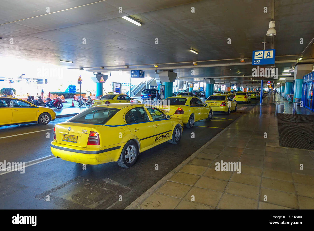 Yellow motorcar hi-res stock photography and images - Alamy