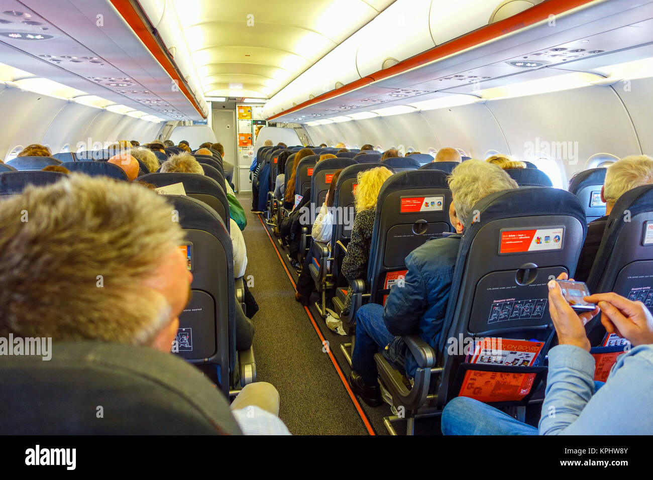 Customs heathrow airport hi-res stock photography and images - Alamy