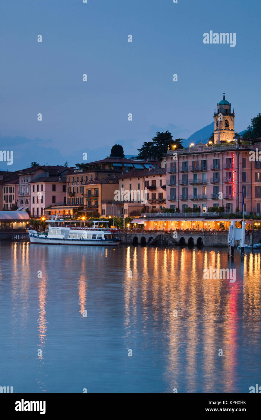Illuminated bellagio waterfront hi-res stock photography and images - Alamy