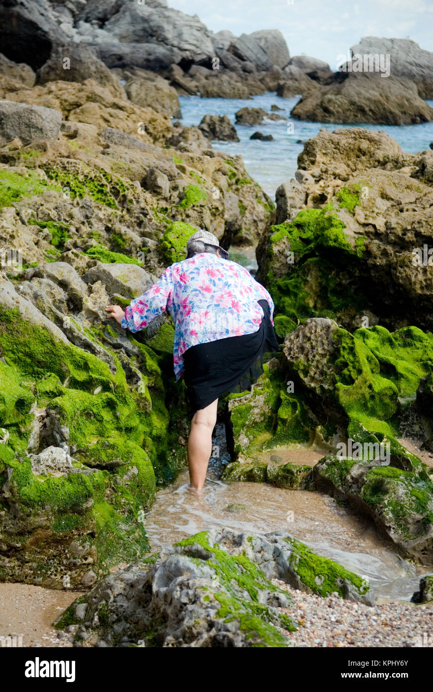 Clambering over rocks hi-res stock photography and images - Alamy