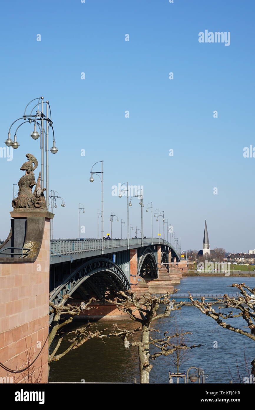 Bridge over the Rhine near Mainz Stock Photo - Alamy