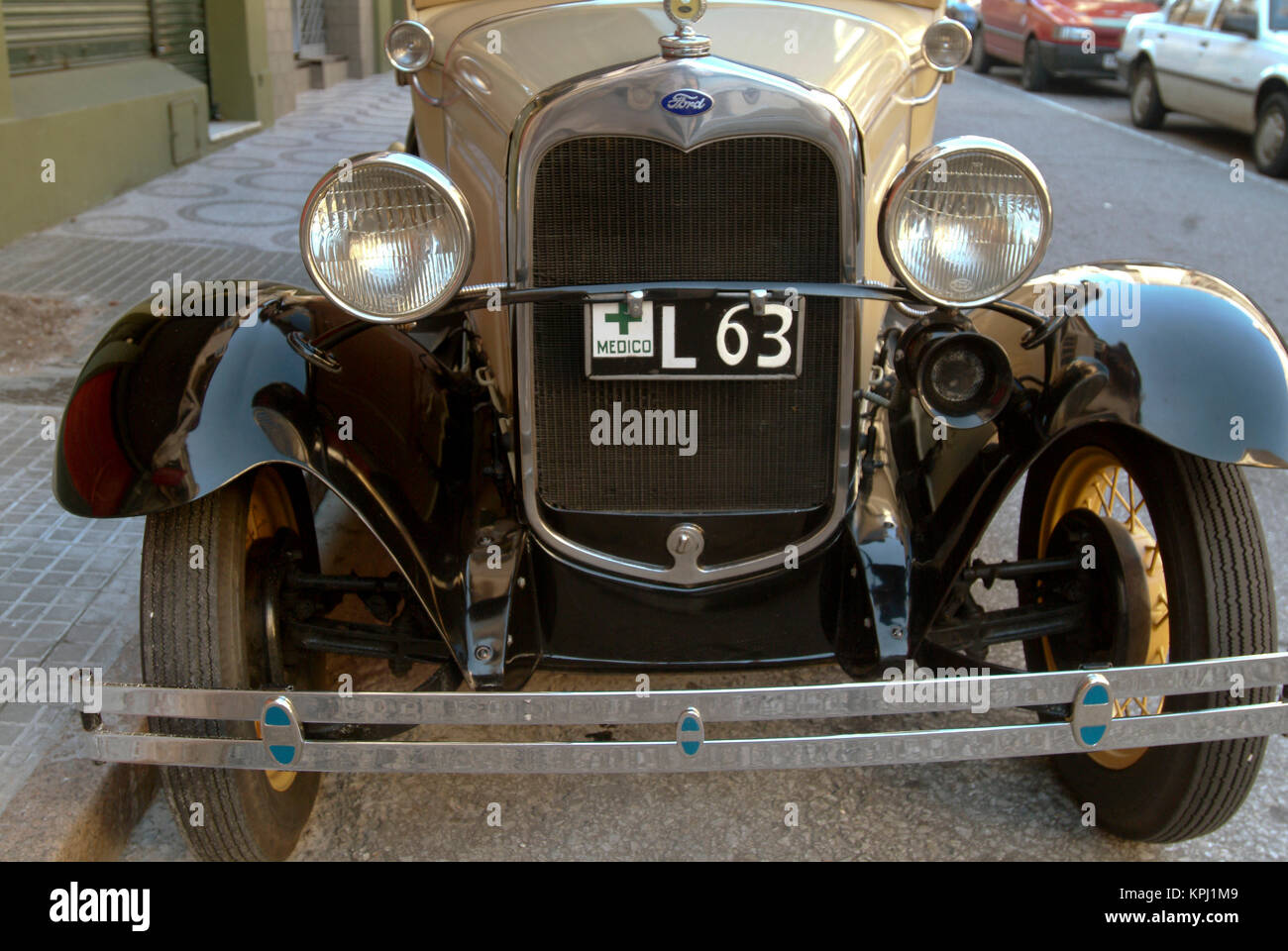 Parked car engine hi-res stock photography and images - Alamy