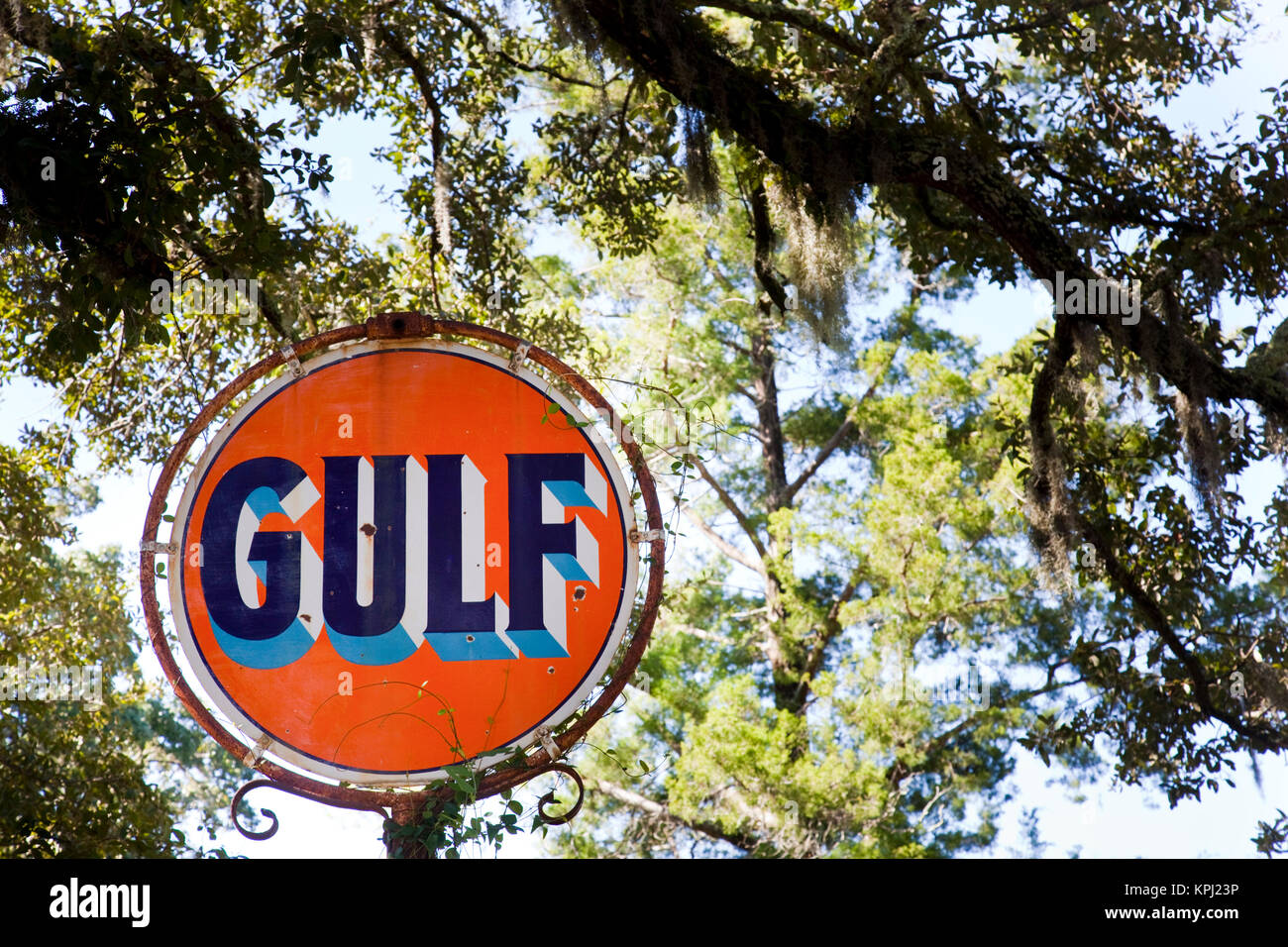 Gulf gas station sign hi-res stock photography and images - Alamy