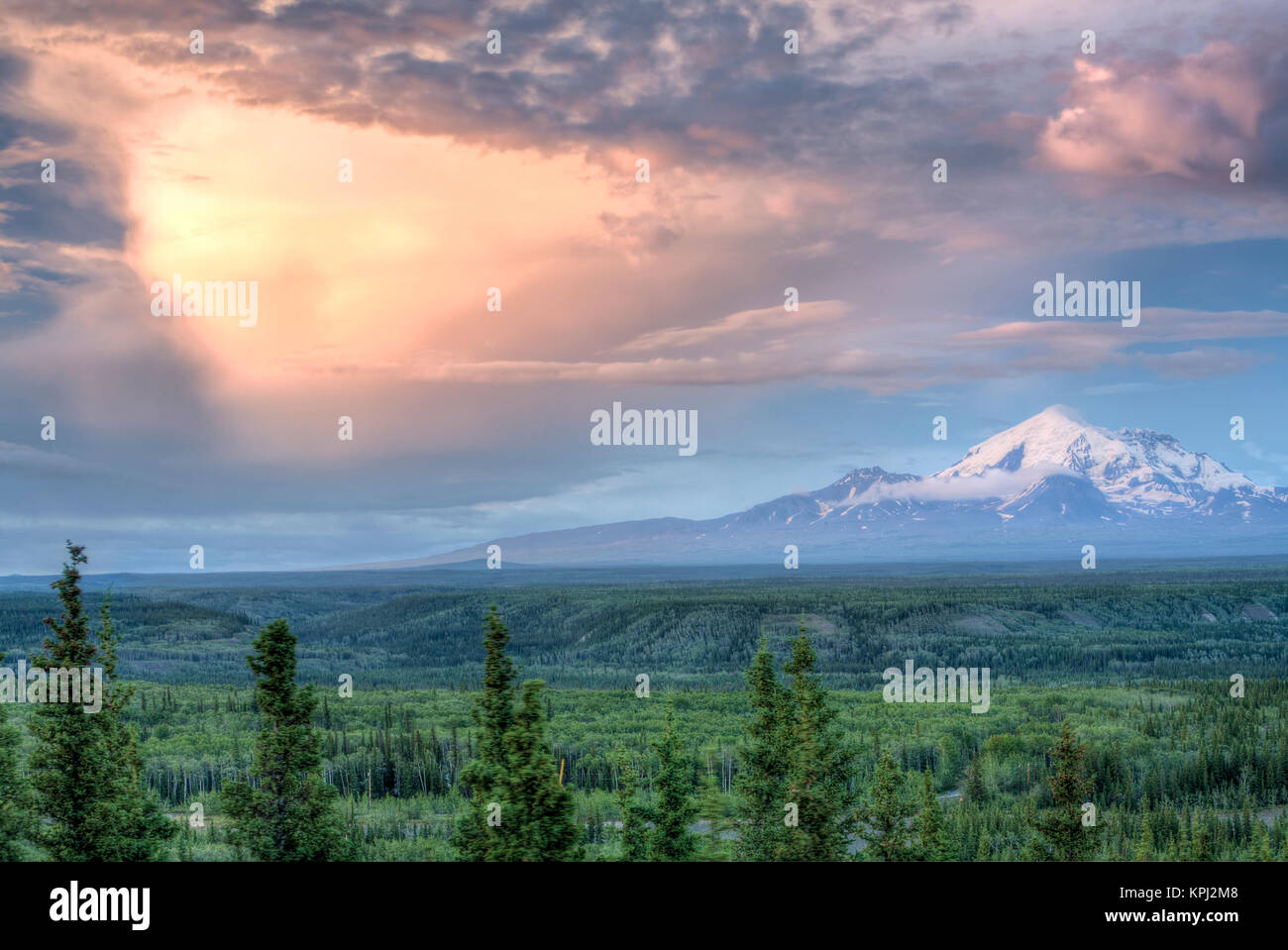 Midnight sun sunset national park scenic hi-res stock photography and ...
