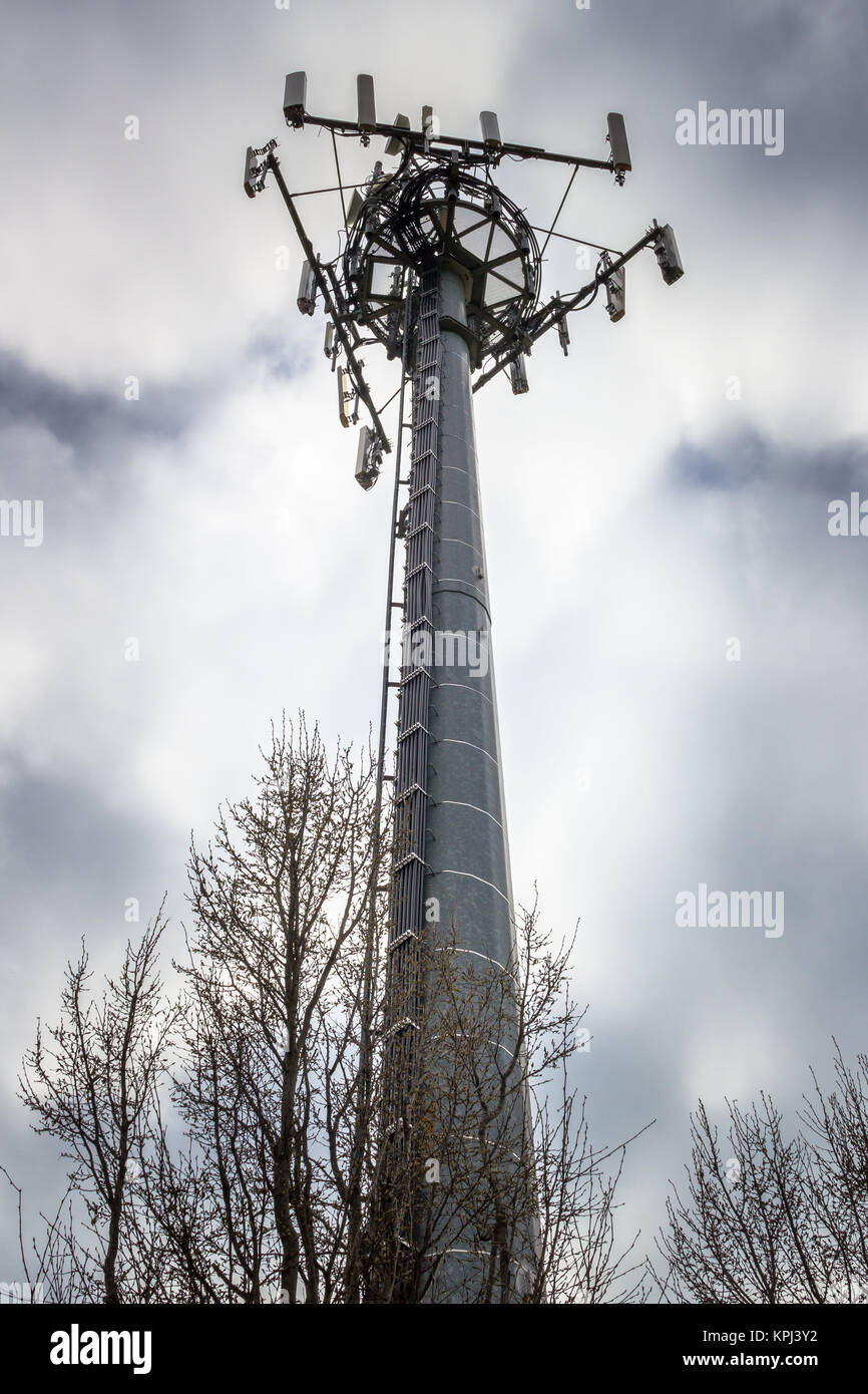 Web tower hi-res stock photography and images - Alamy