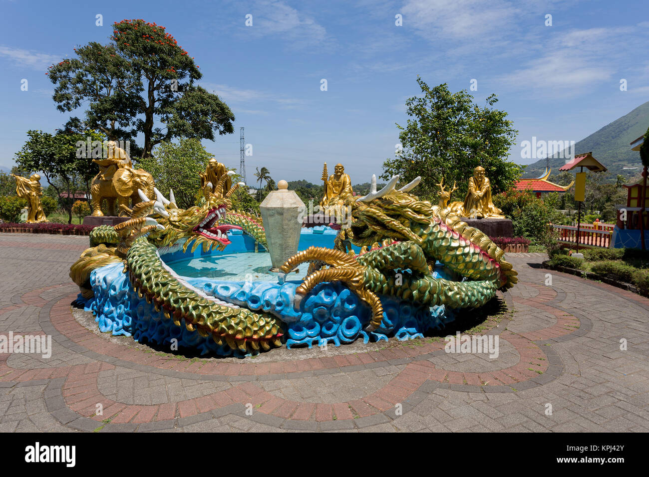 Pagoda Ekayana, Tomohon, Sulawesi Utara Stock Photo - Alamy Pagoda Ekayana, Tomohon, Sulawesi Utara Stock Photo - Alamy