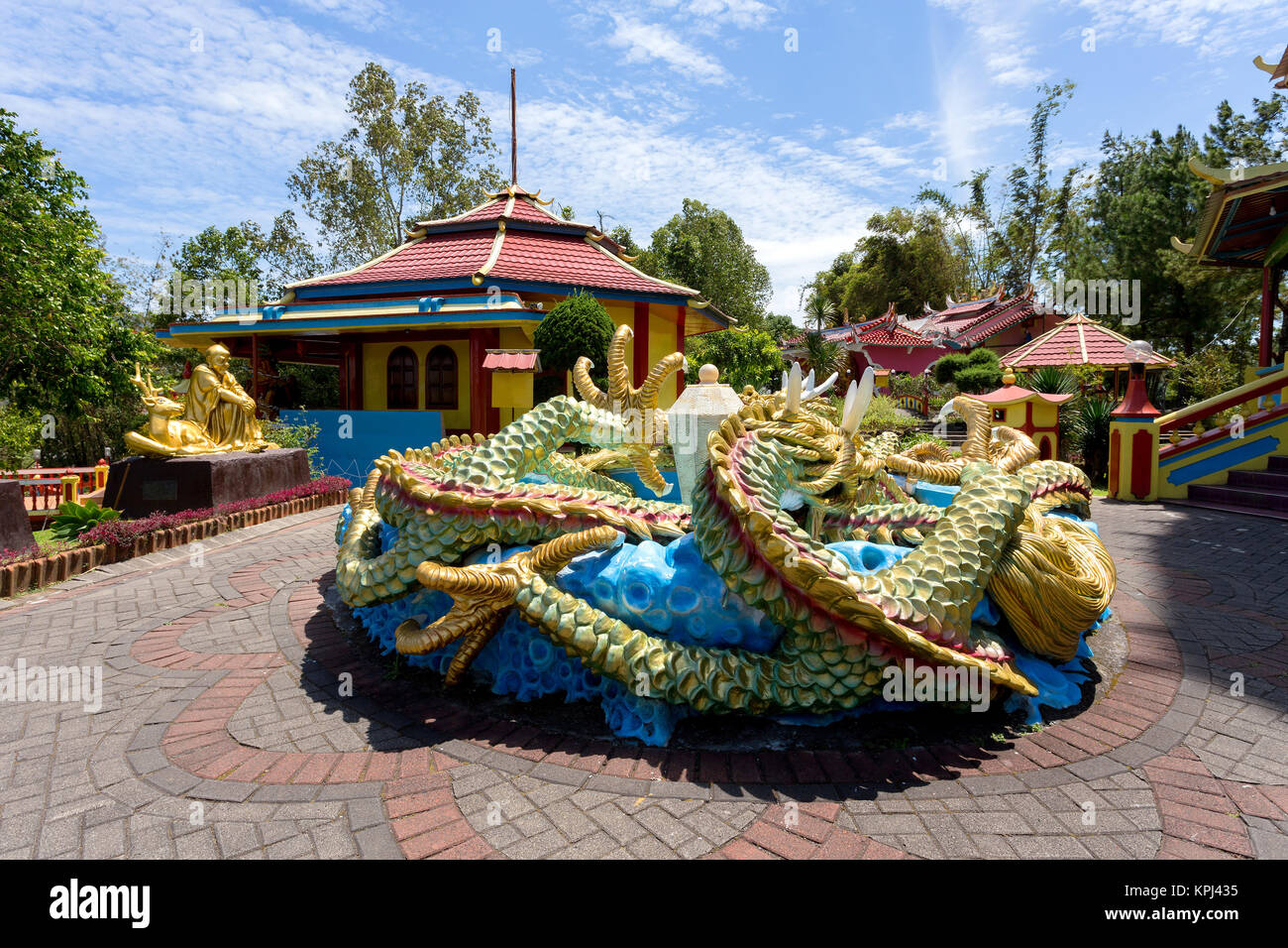 Pagoda Ekayana, Tomohon, Sulawesi Utara Stock Photo - Alamy Pagoda Ekayana, Tomohon, Sulawesi Utara Stock Photo - Alamy