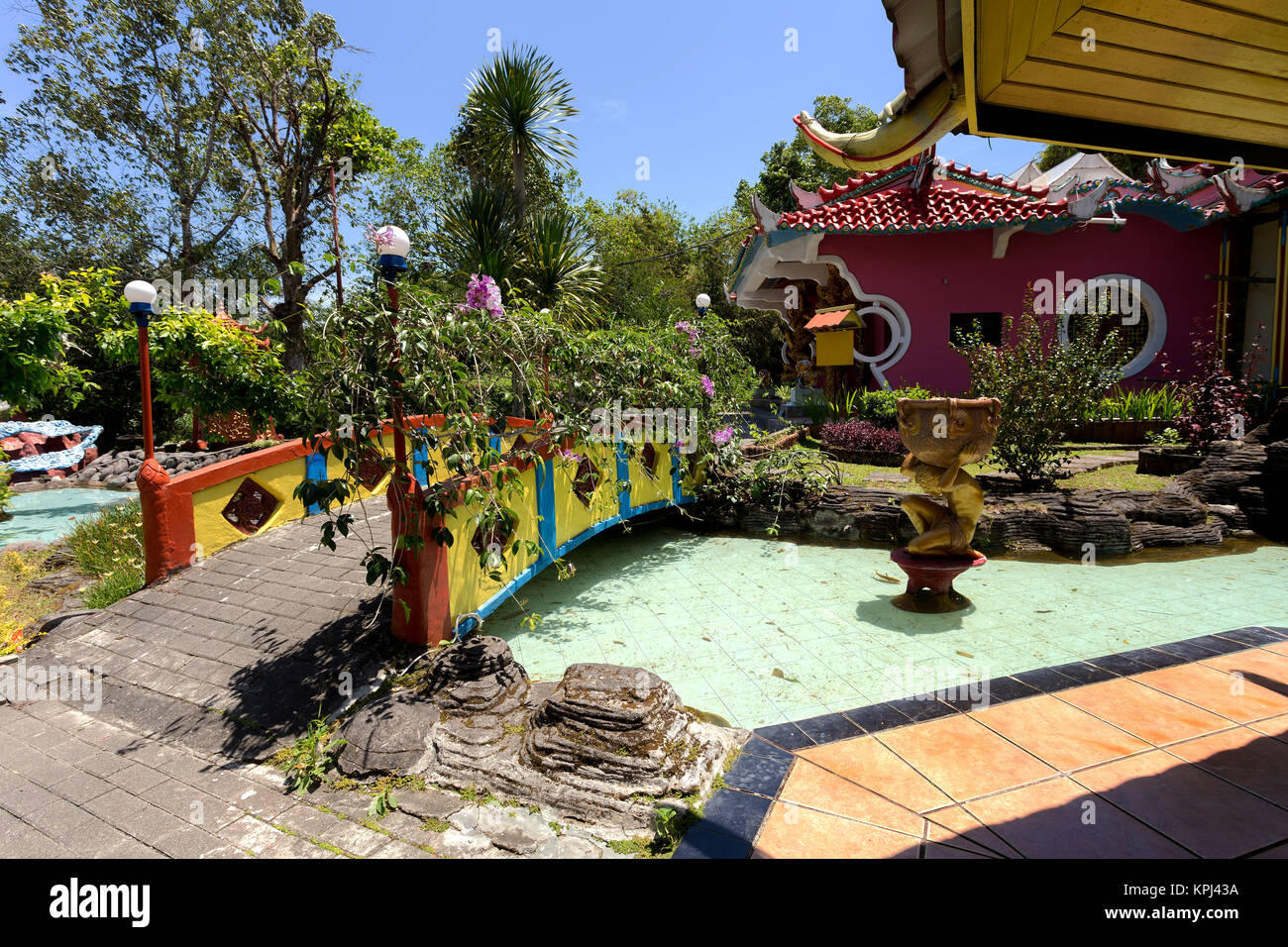 Pagoda Ekayana, Tomohon, Sulawesi Utara Stock Photo - Alamy Pagoda Ekayana, Tomohon, Sulawesi Utara Stock Photo - Alamy
