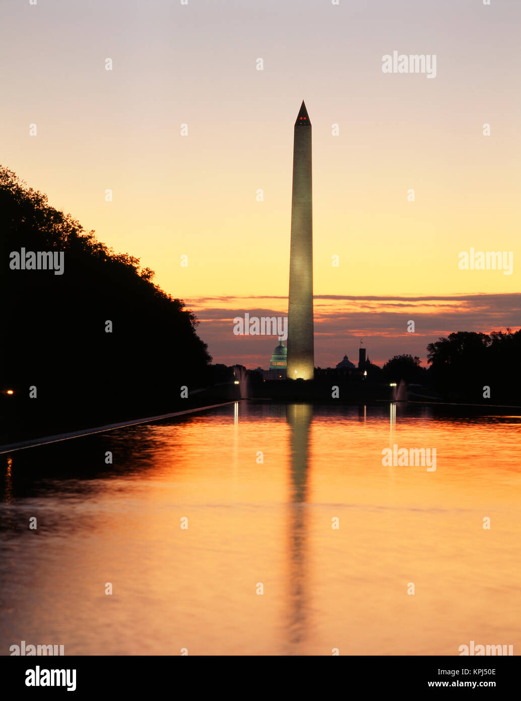 USA, Washington DC, View of Washington Monument (Large format sizes ...