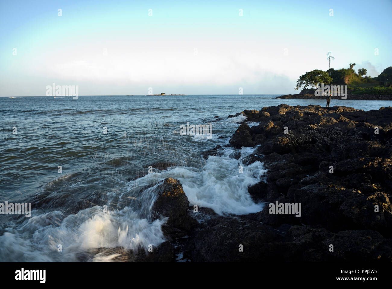 Sea wave splash Stock Photo - Alamy