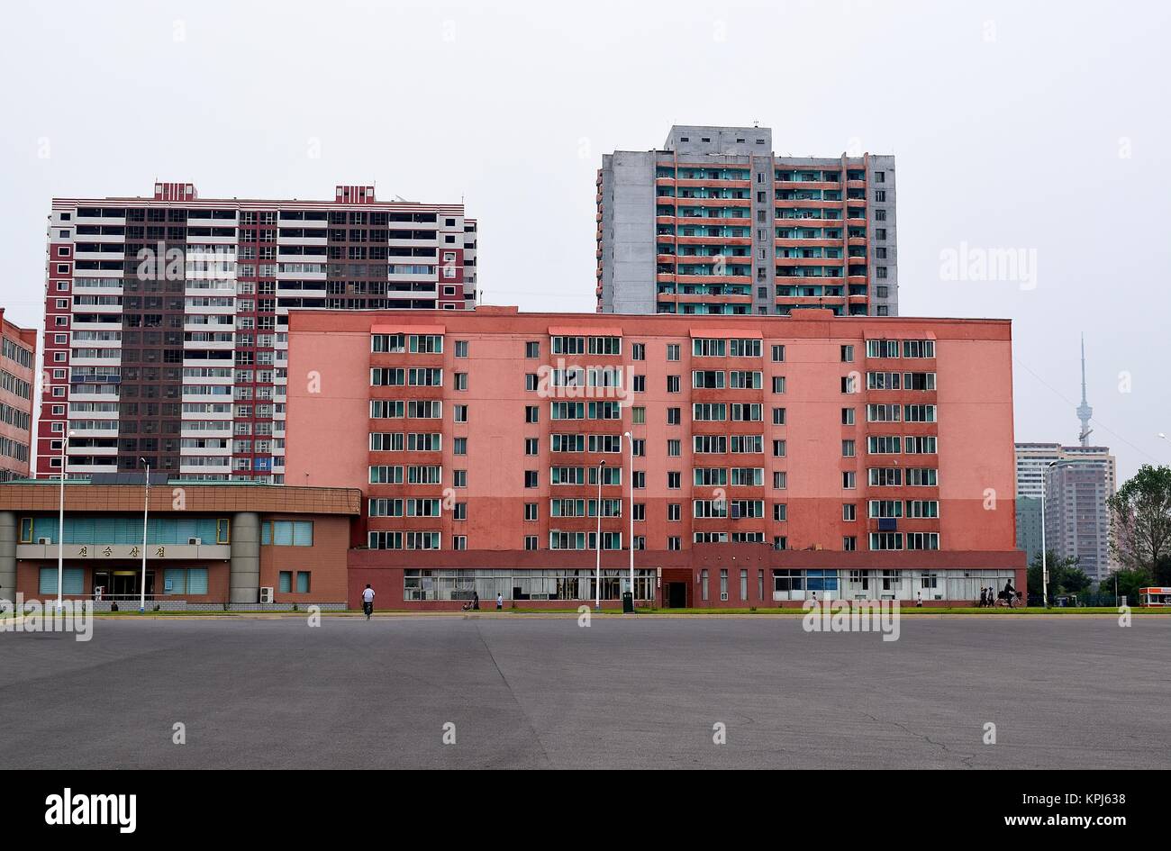 Apartments in Pyongyang Stock Photo - Alamy