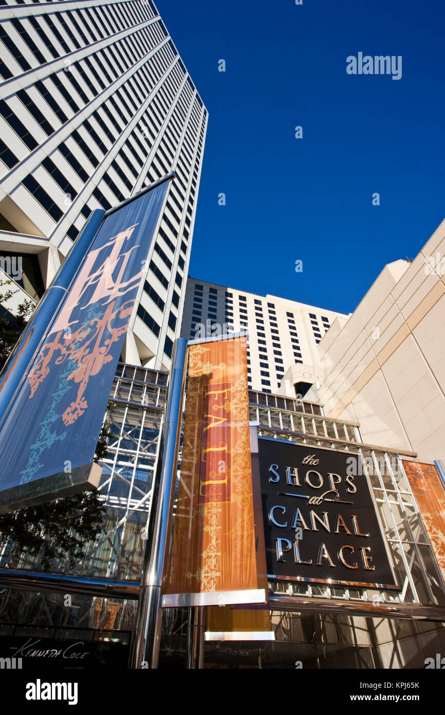 USA, Louisiana, New Orleans. Exterior of Canal Place shopping mall ...
