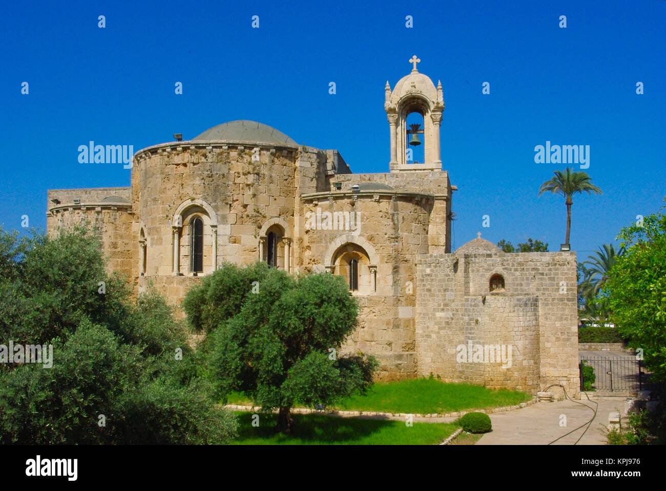 Lebanon church and mosque hi-res stock photography and images - Alamy